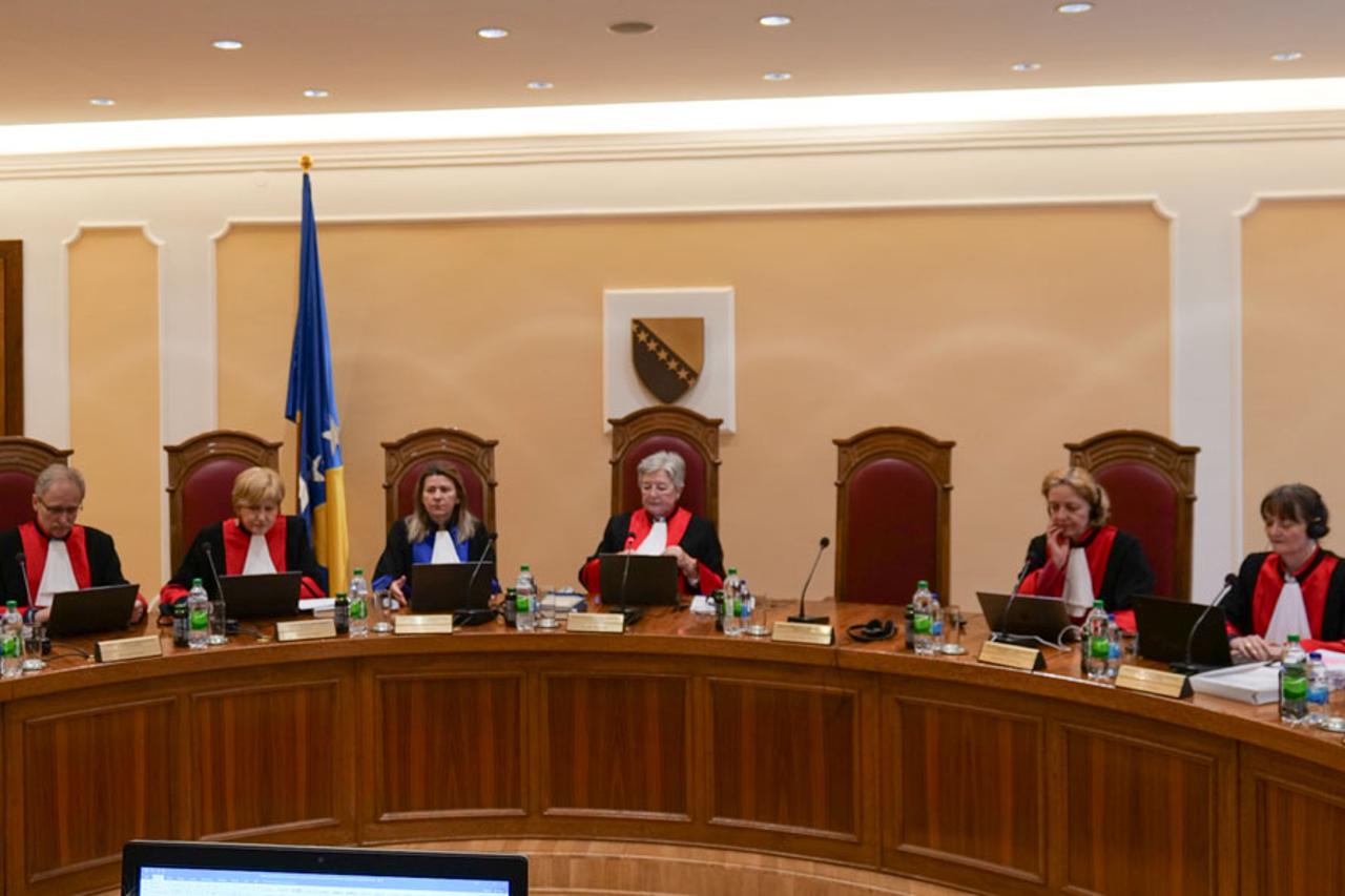 Ustavni sud BiH pojasnio svoje odluke i poziva: 'Prestati ...
