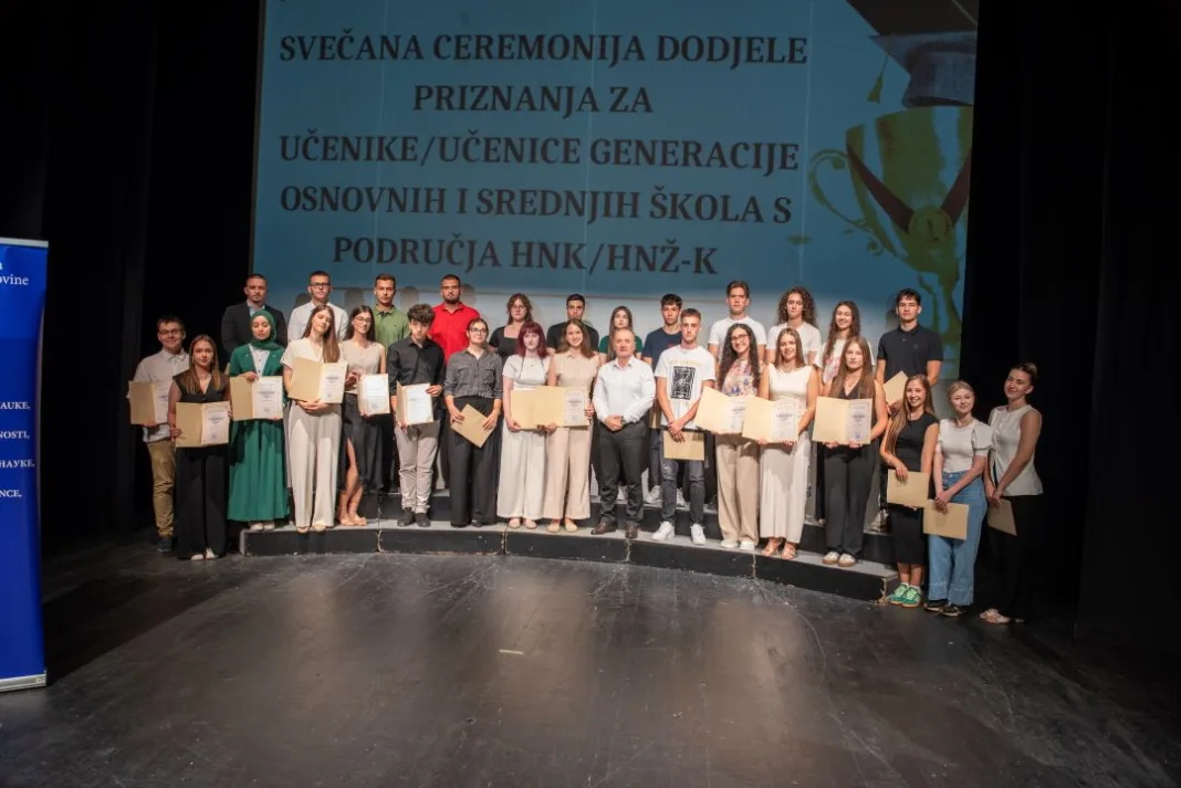 Diskriminacija prema hrvatskim učenicima na svečanoj dodjeli priznanja ...