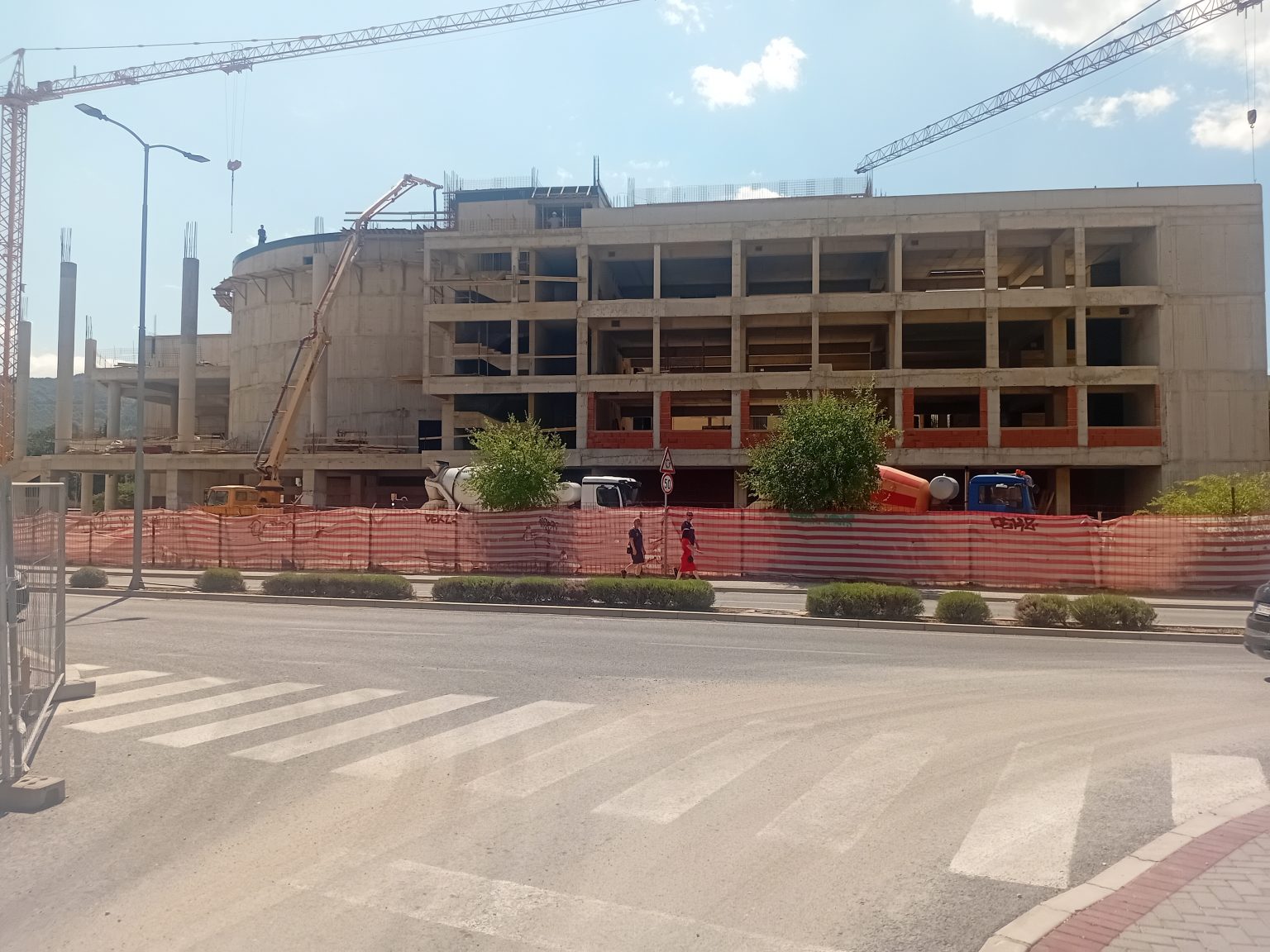 Središte Mostara dobiva novi izgled, u krugu od 200 metara grade se čak ...